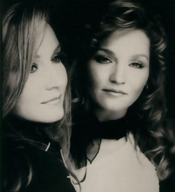 Sisters In Song – The 25 Most Significant Sister Acts in Music History!